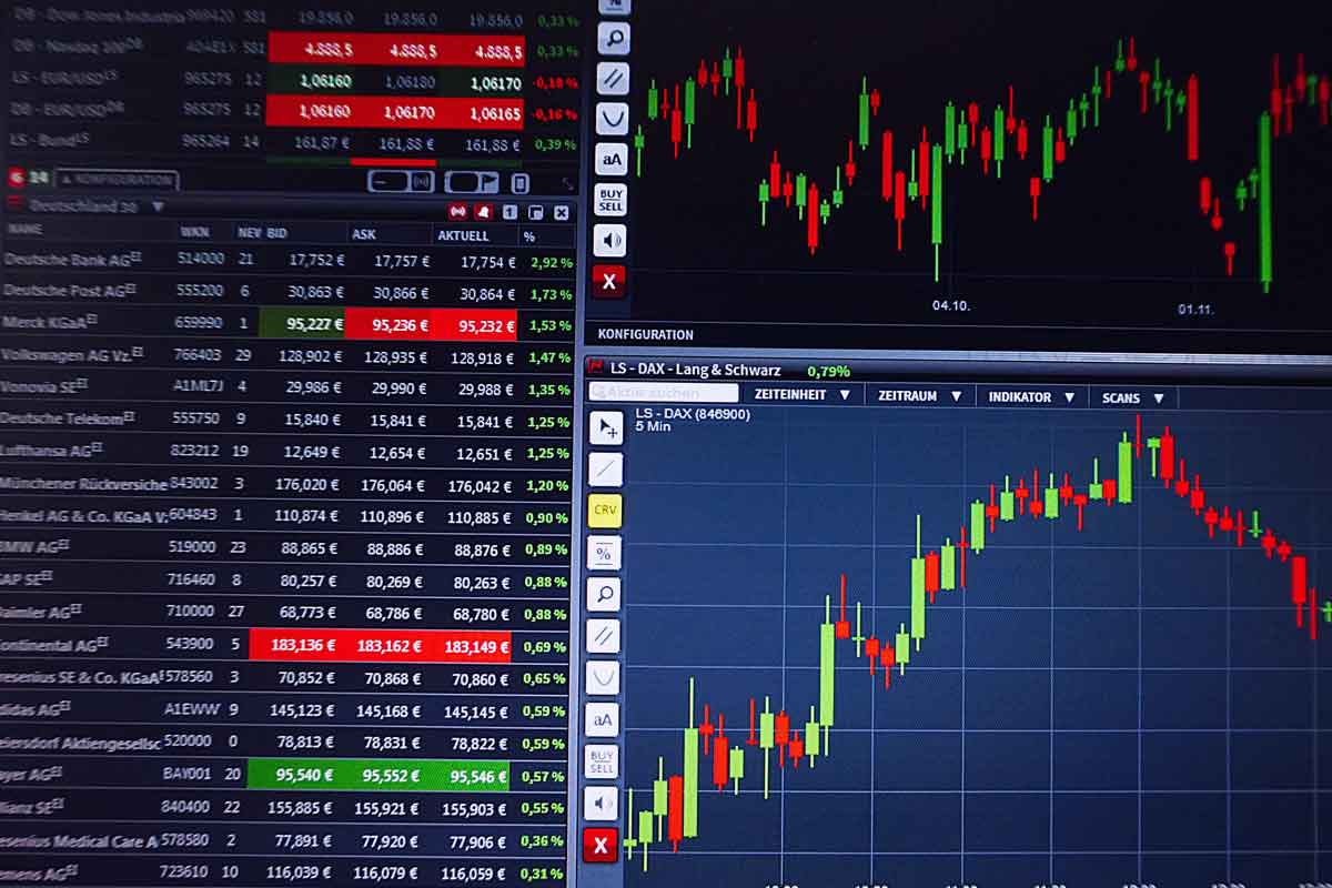 Stock Market Participants: Types, Roles & Examples